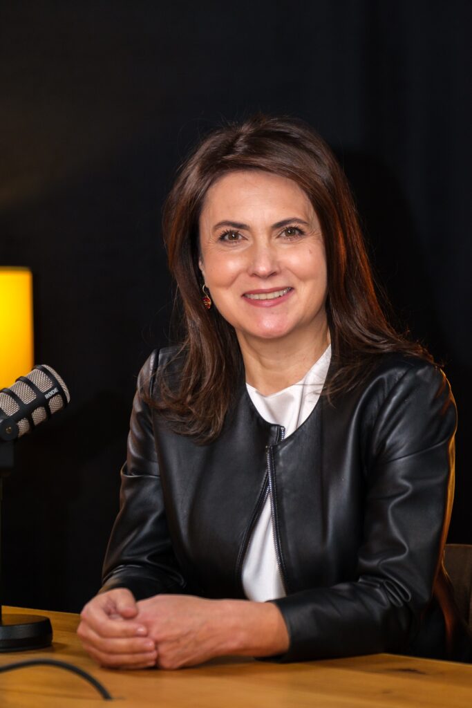 Programează o sesiune - Laura Hanganu